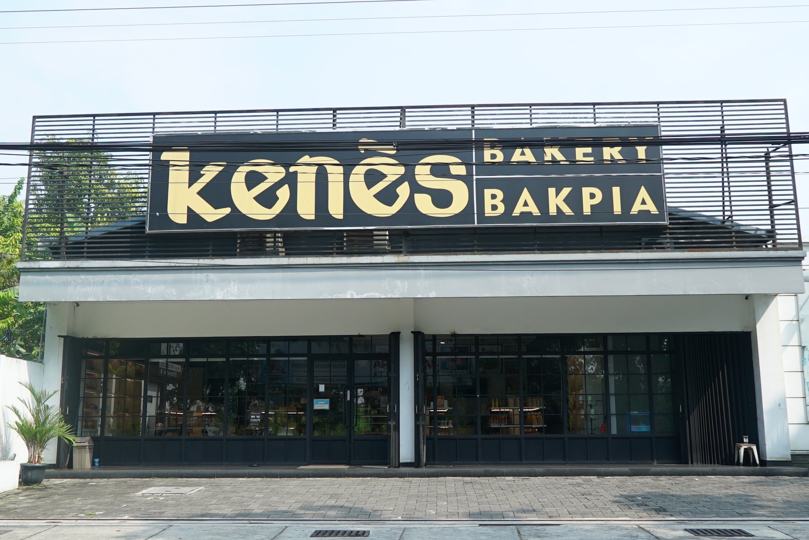 Kenes Resto & Bakery